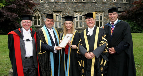 About Mari Thomas | Contemporary Jeweller – Mari Thomas Jewellery